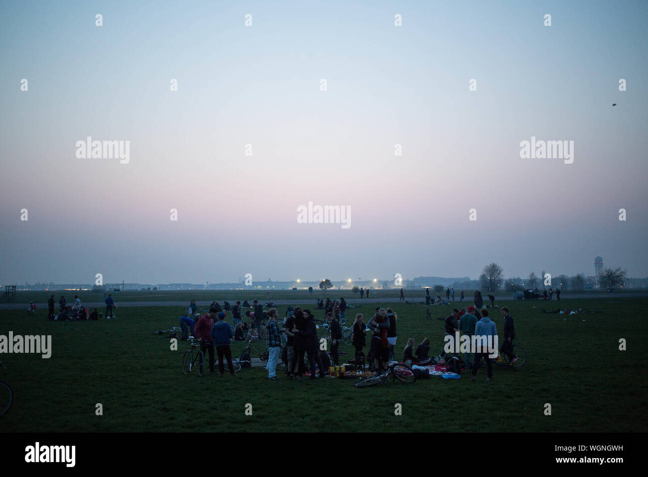 Social picnic hi-res stock photography and images - Alamy