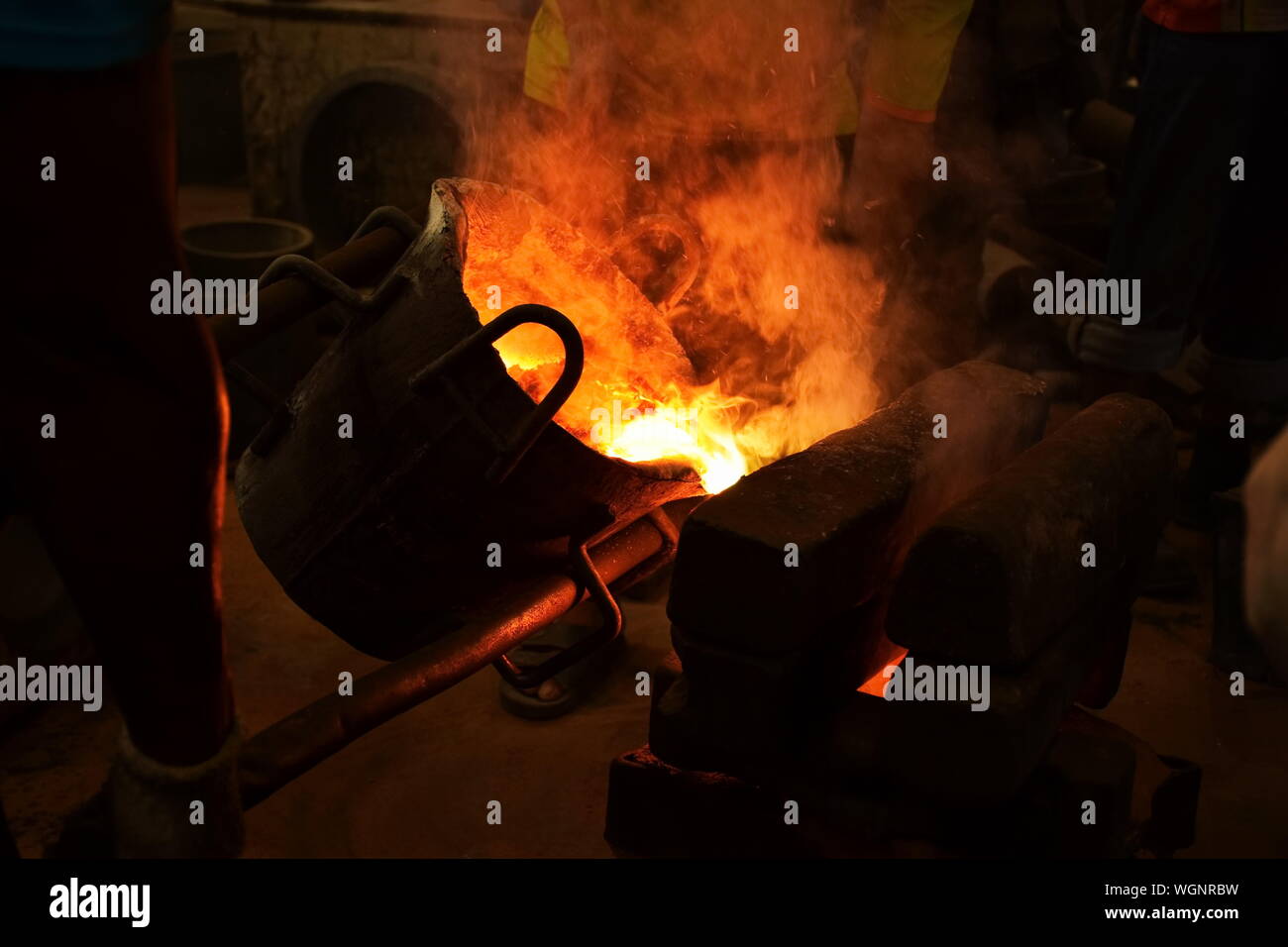 Melted metal pouring hi-res stock photography and images - Alamy