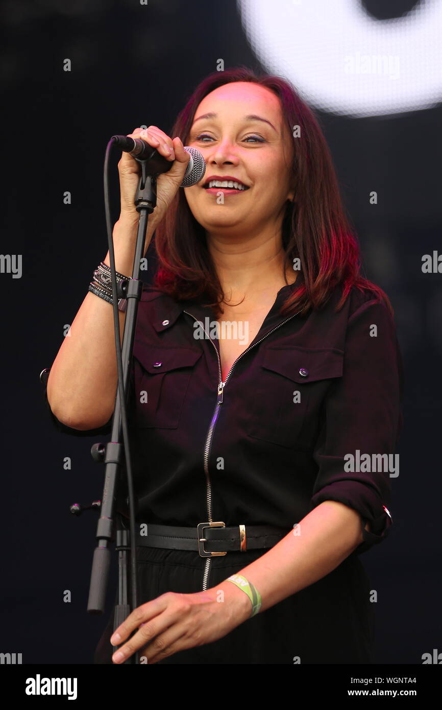 Echobelly hi-res stock photography and images - Alamy