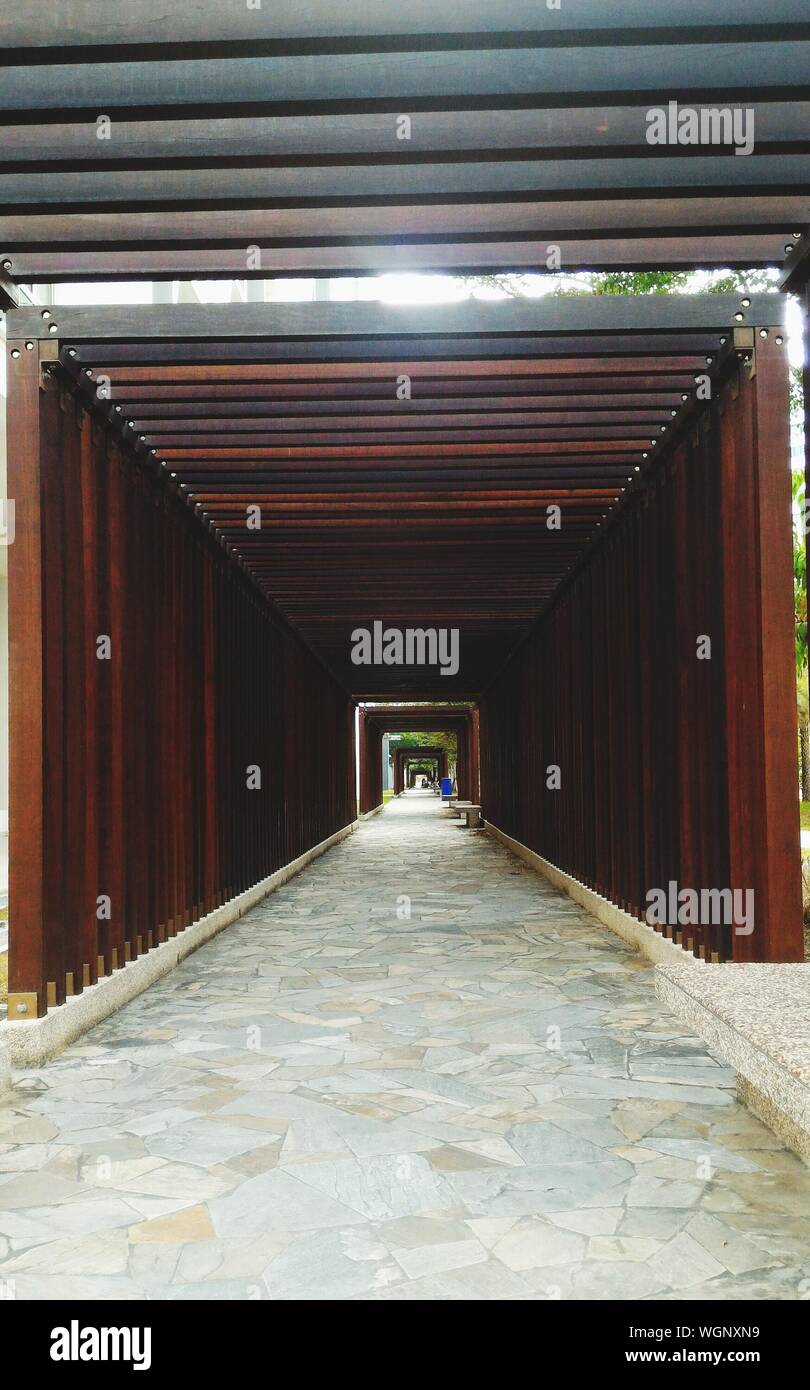 Corridor walkway hi-res stock photography and images - Alamy