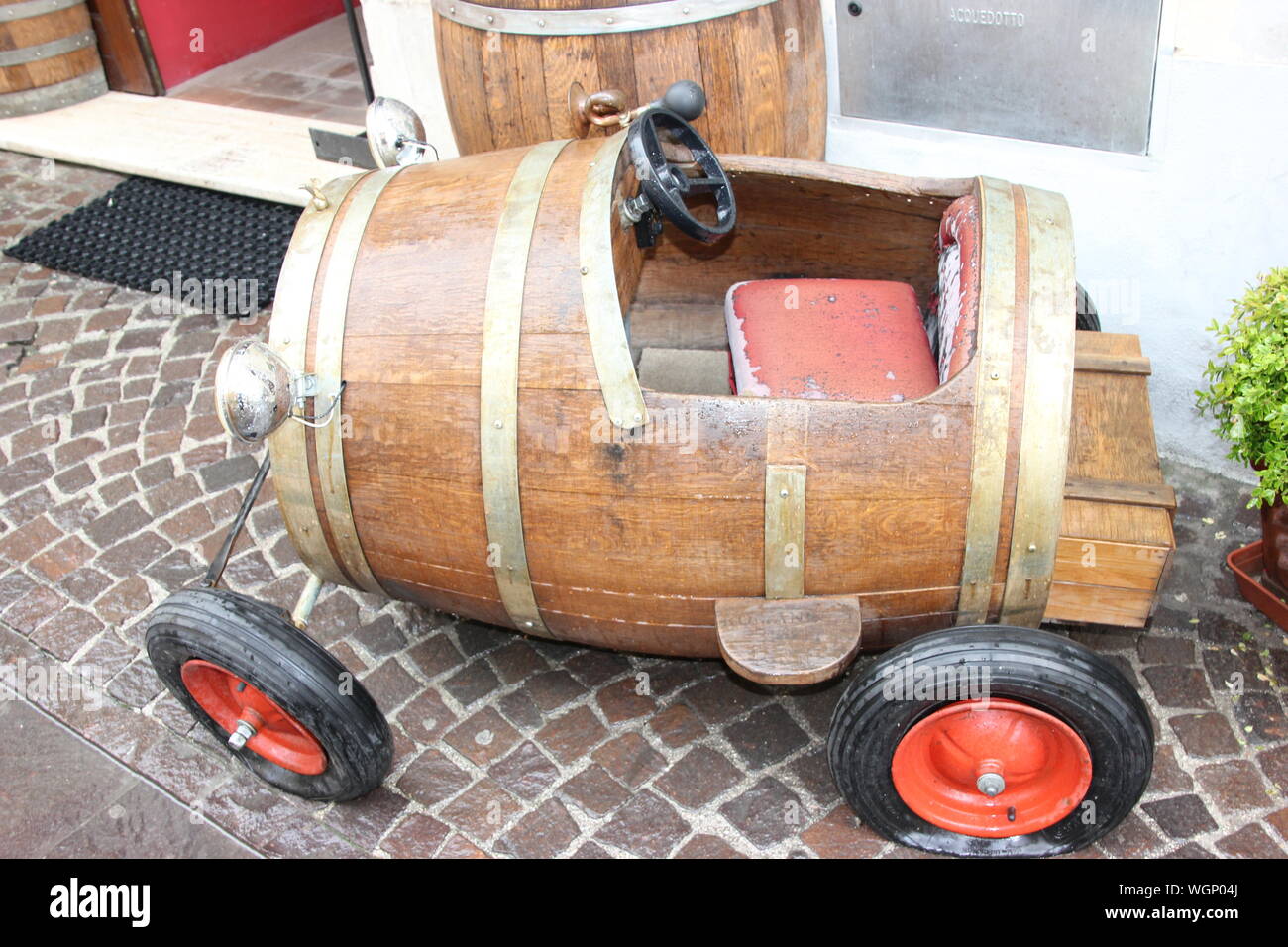 Barrel Transport High Resolution Stock Photography and Images - Alamy