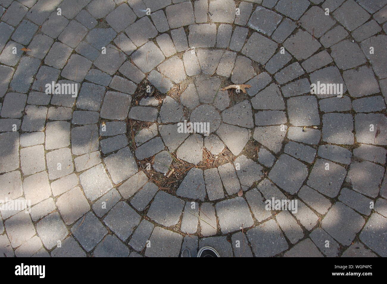 Broken path hi-res stock photography and images - Alamy