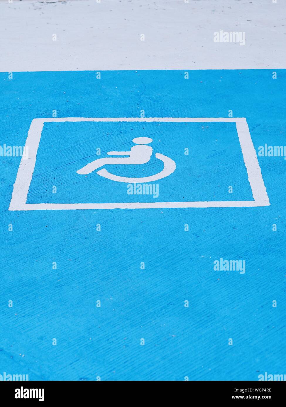 Wheelchair access hi-res stock photography and images - Alamy