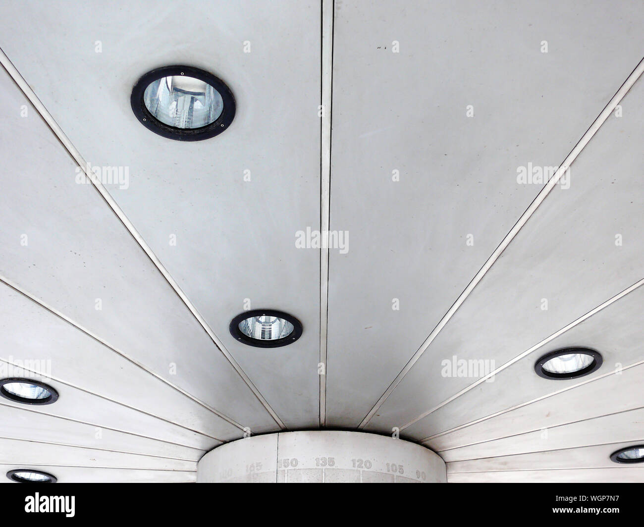 Ceiling spotlights hi-res stock photography and images - Alamy