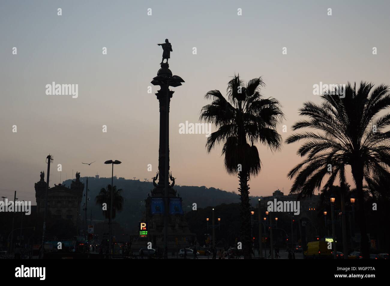 Christopher columbus monument hi-res stock photography and images - Alamy