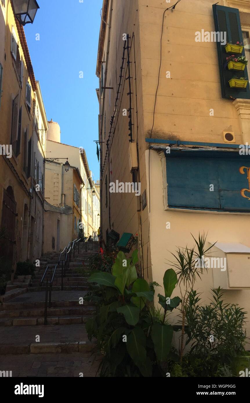 Steep old street hi-res stock photography and images - Alamy