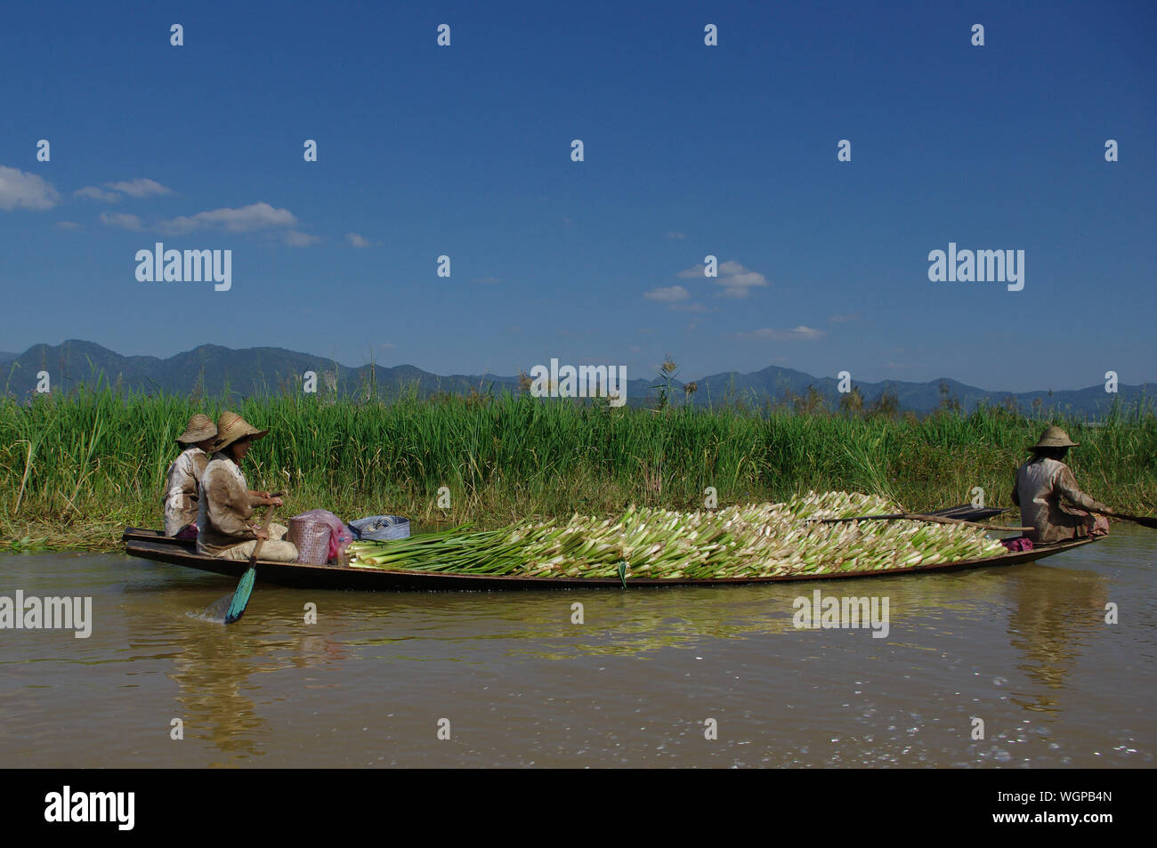 Farmers boat hi-res stock photography and images - Alamy
