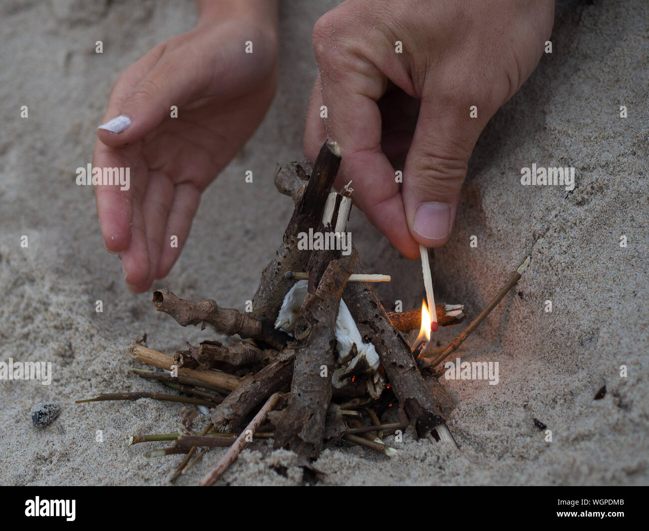 Lighting fire hi-res stock photography and images - Alamy