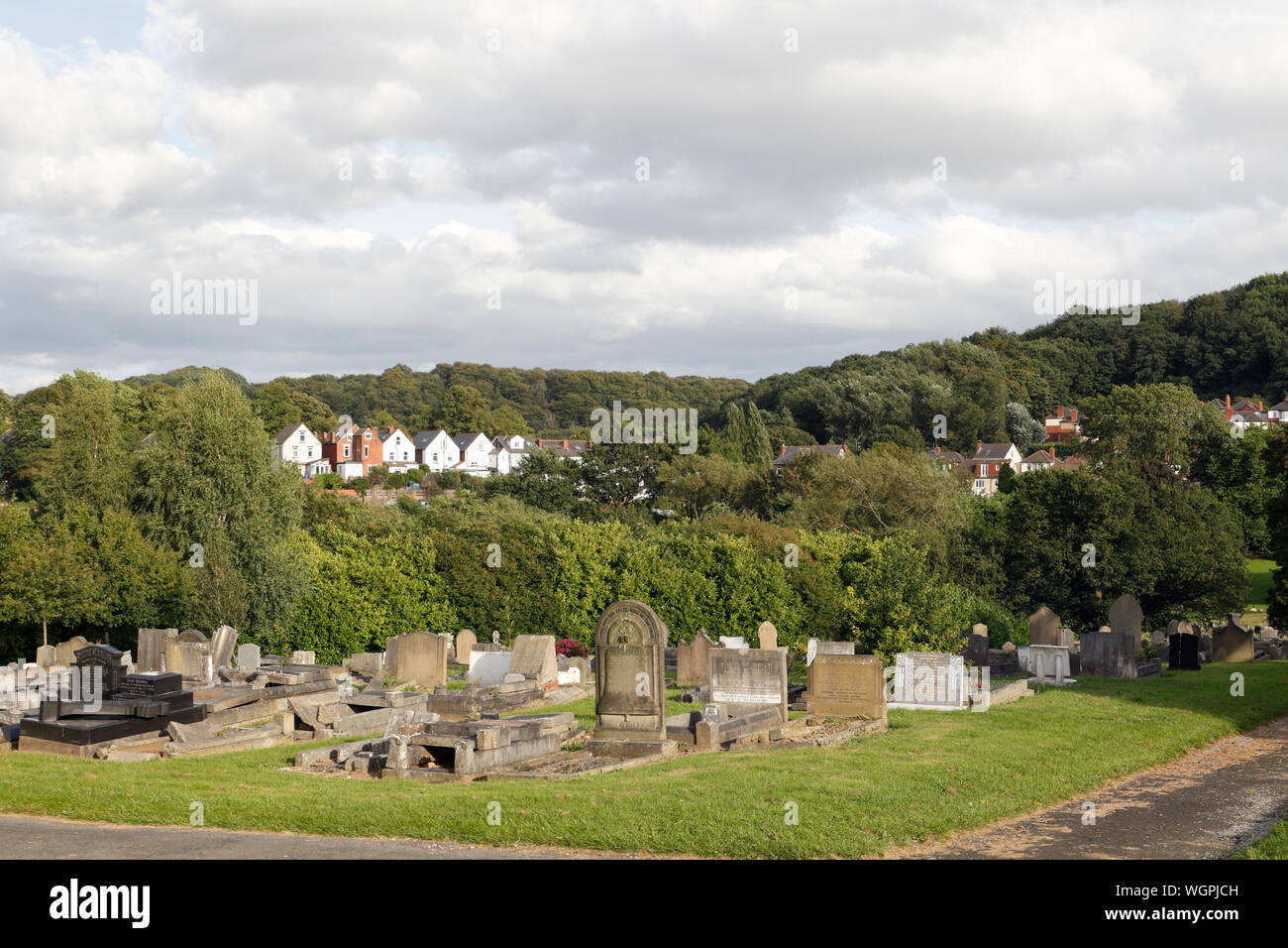Suburban greenery hi-res stock photography and images - Alamy