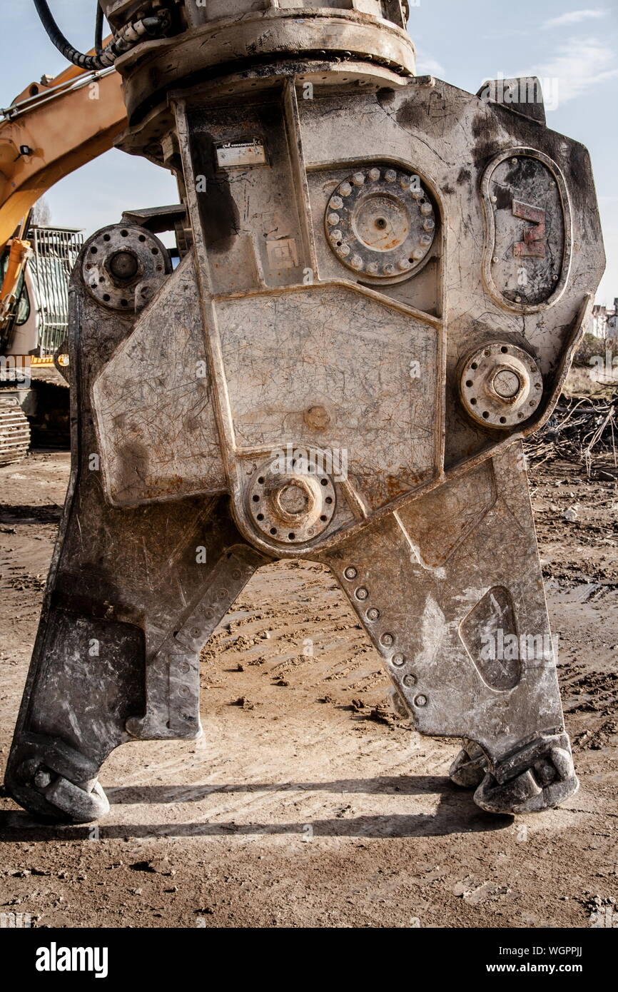 Claw machine crane hi-res stock photography and images - Alamy