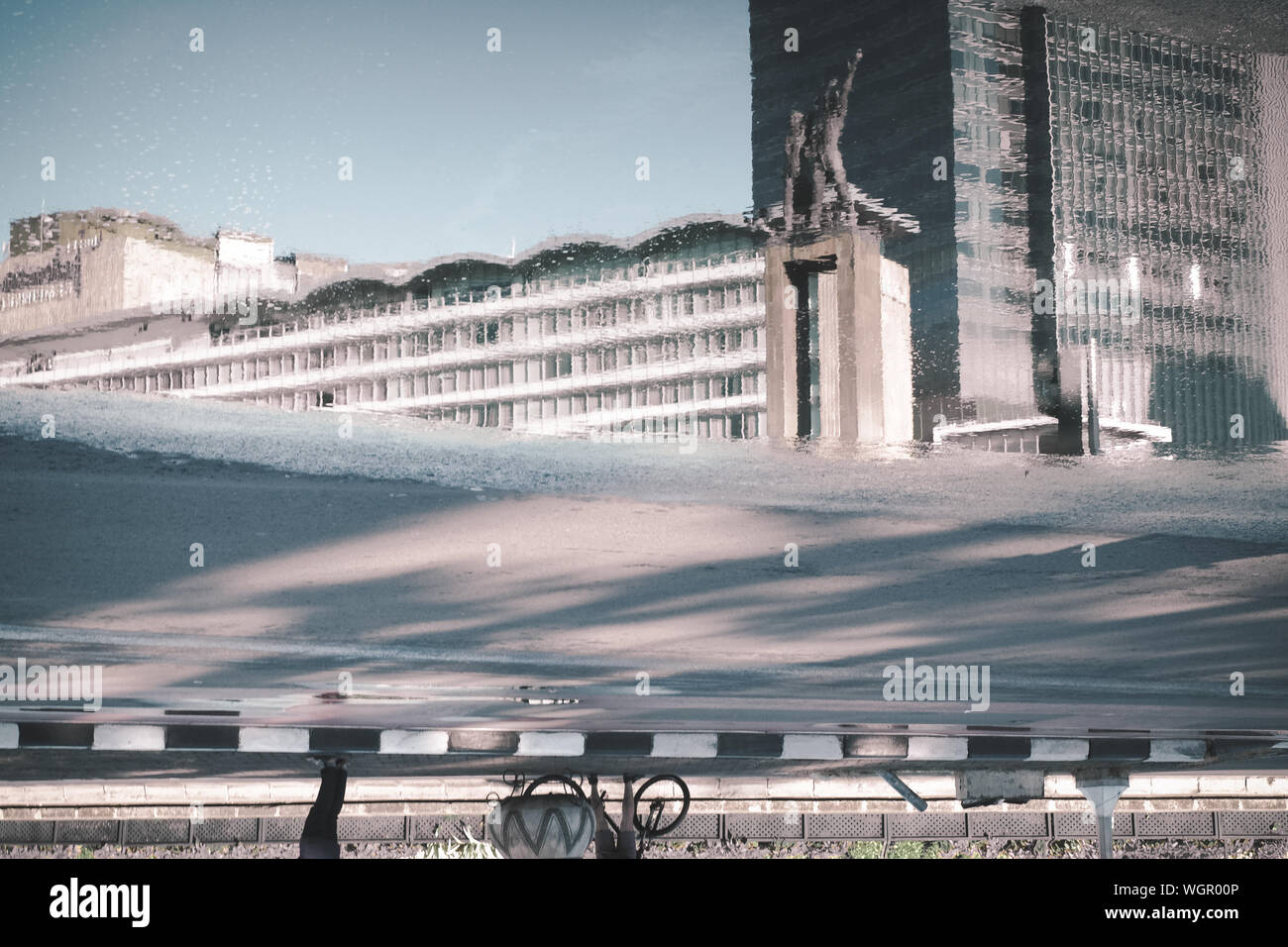 Building upside down High Resolution Stock Photography and Images - Alamy