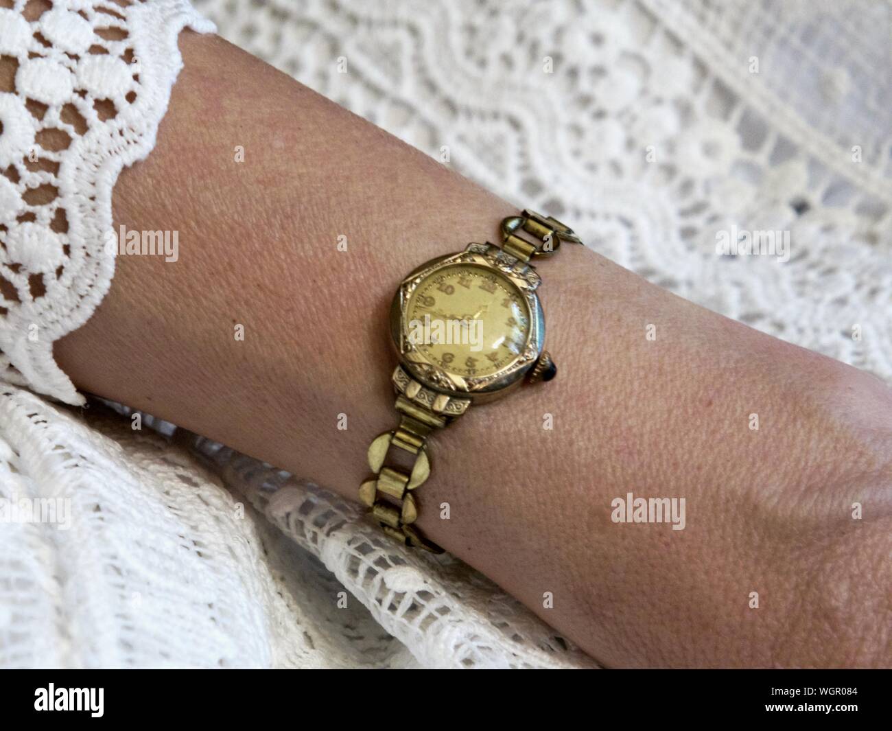 Hour hand only hi-res stock photography and images - Alamy