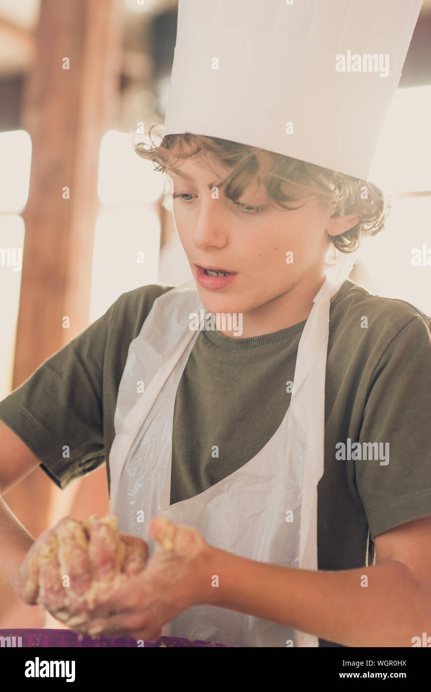 Boys baking hi-res stock photography and images - Alamy
