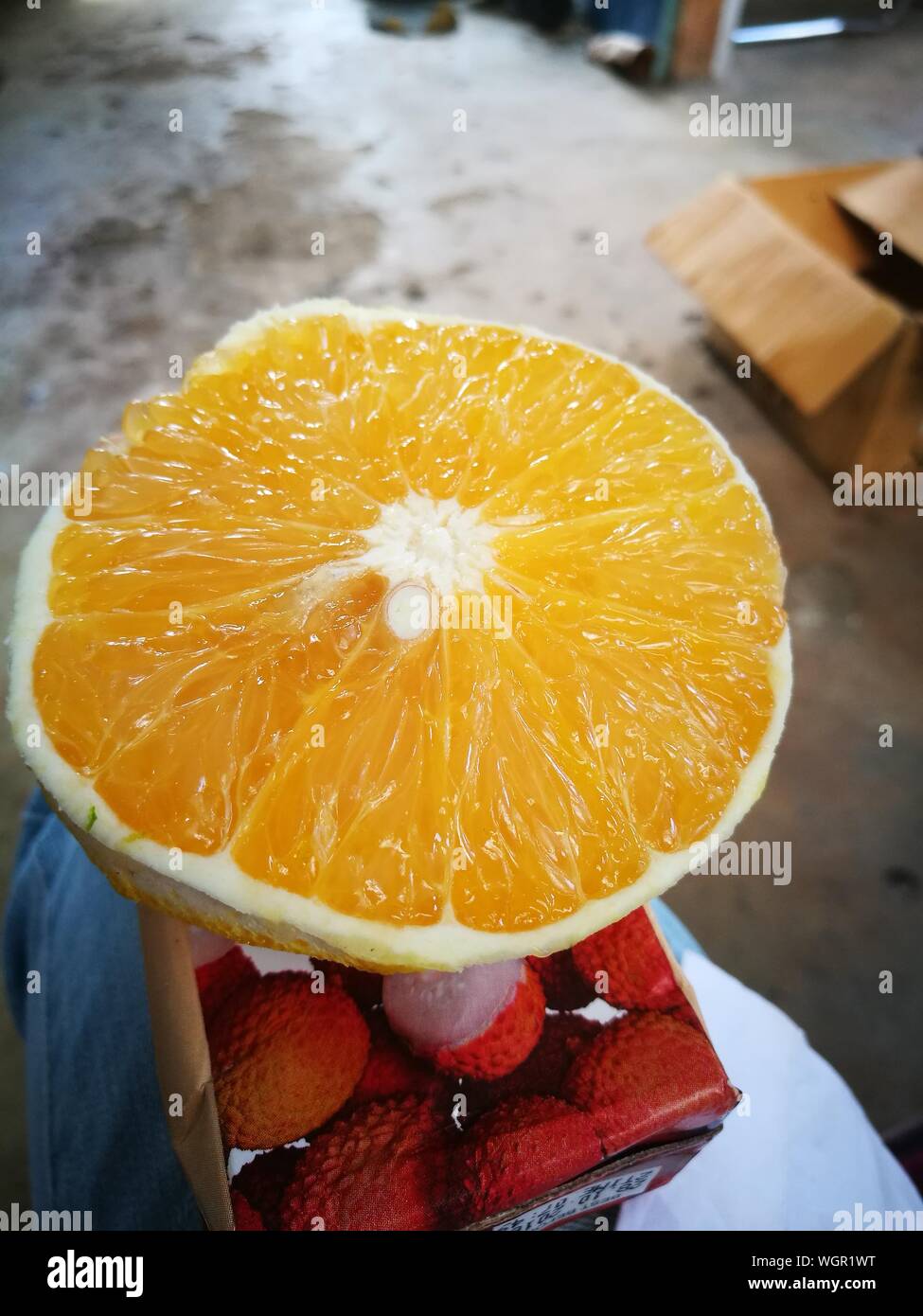 Close up of the cross section of an orange hi-res stock photography and ...
