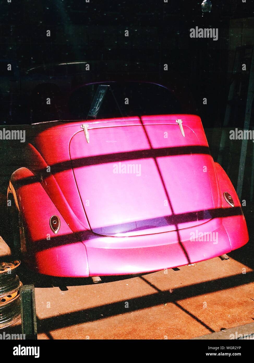 Parked car garage hi-res stock photography and images - Alamy