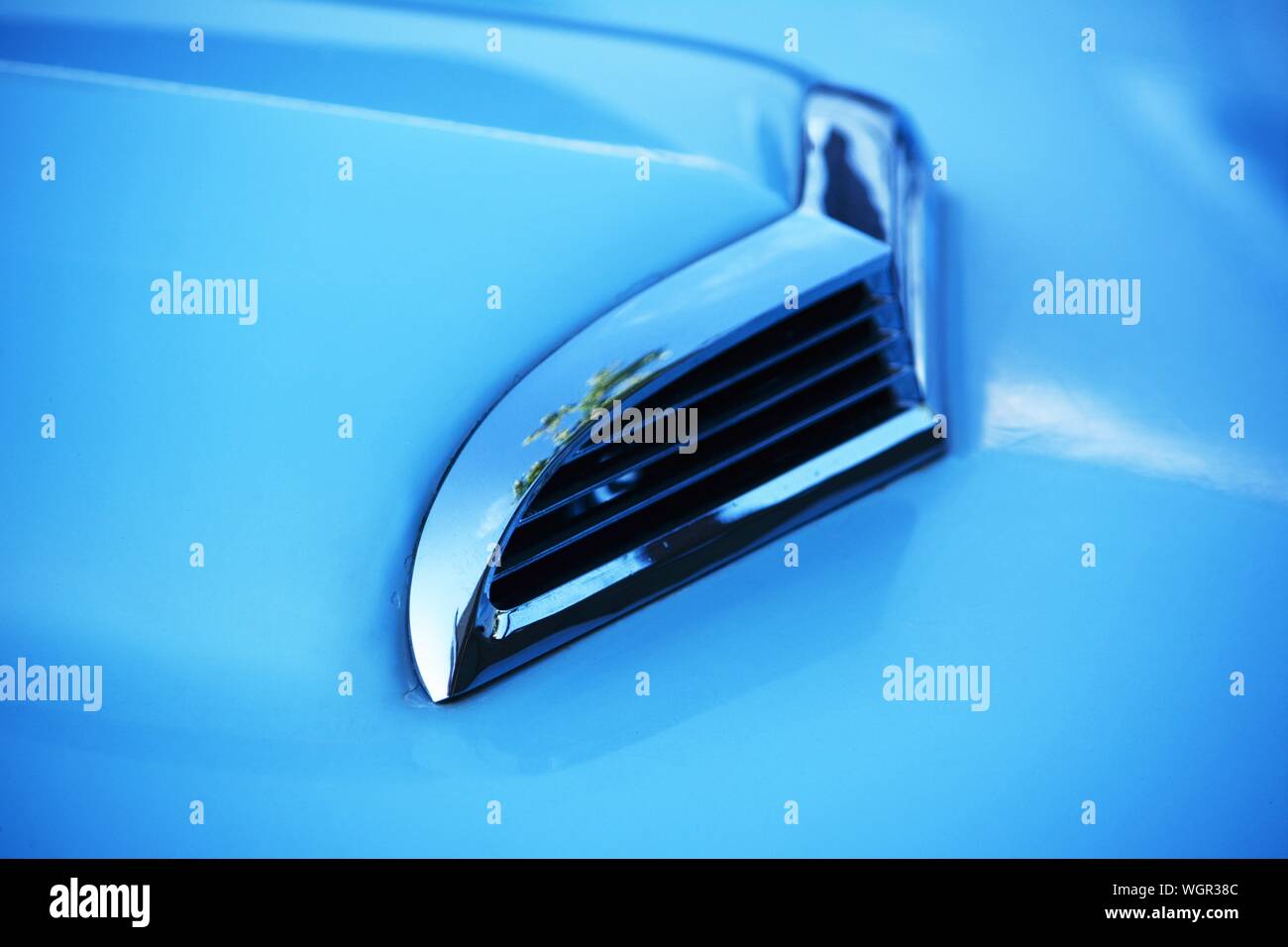 Silver and blue car hi-res stock photography and images - Alamy