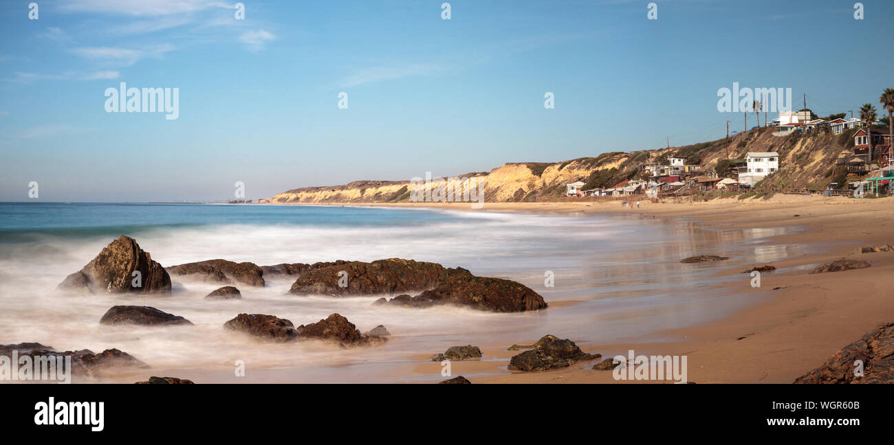 Cliff oceanside beach cliff oceanside hi-res stock photography and ...