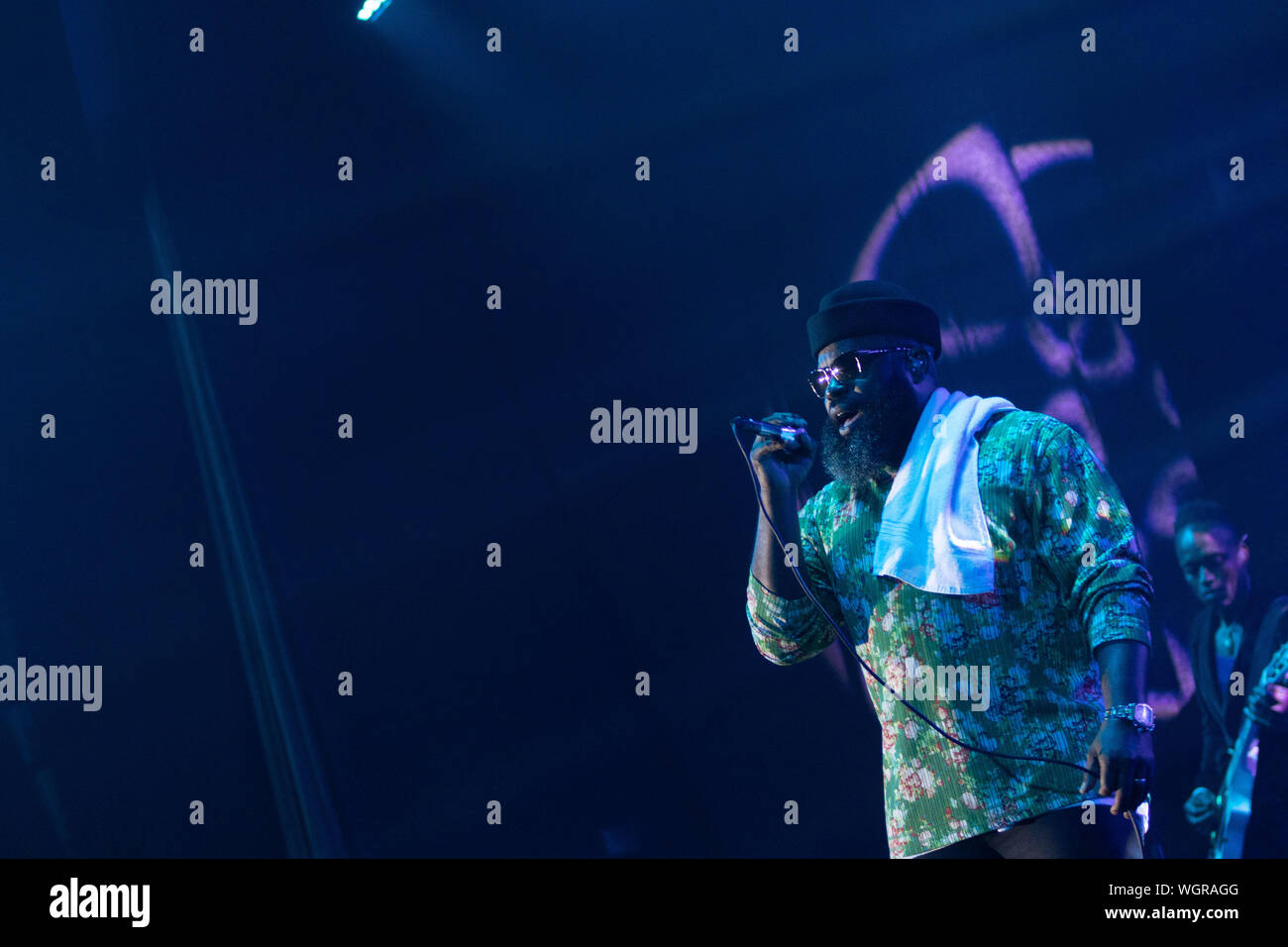 Captain kirk douglas press hi-res stock photography and images - Alamy