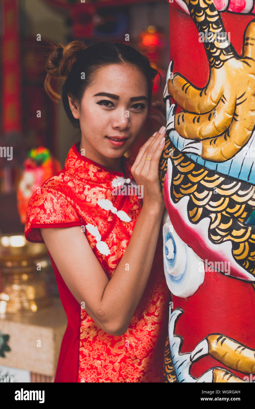 Chinese smiling close up hi-res stock photography and images - Alamy