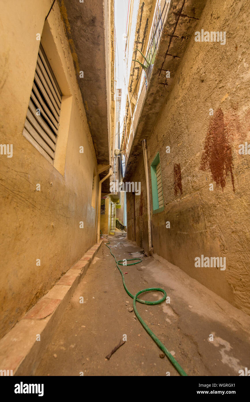 Street passageway between buildings hi-res stock photography and images ...