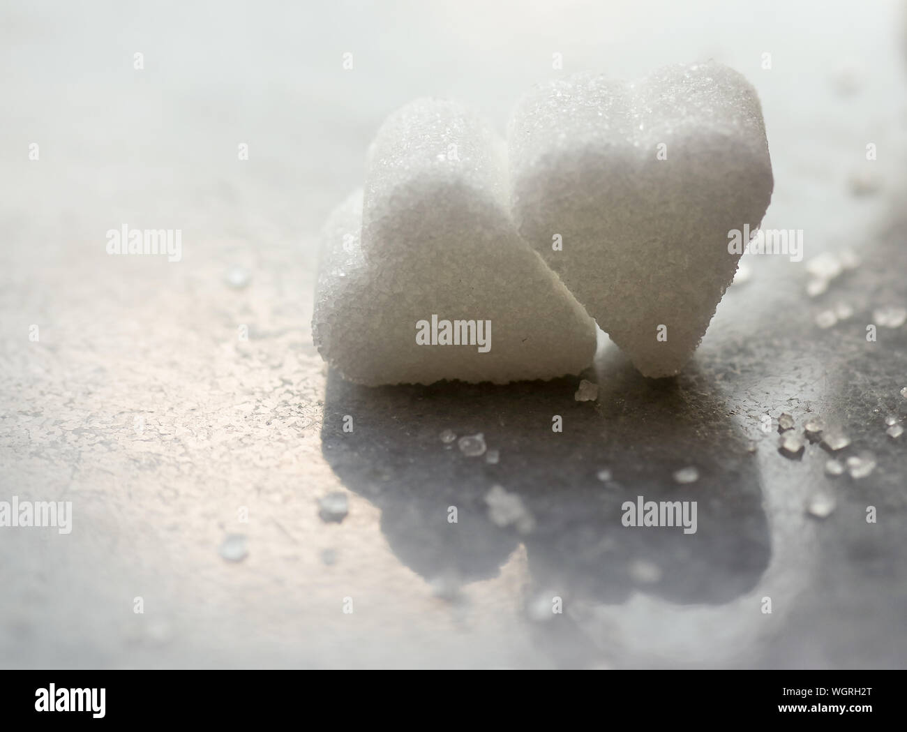 Sugar cubes eat hi-res stock photography and images - Alamy