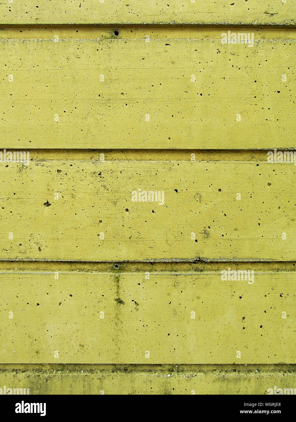 Yellow concrete wall hi-res stock photography and images - Alamy
