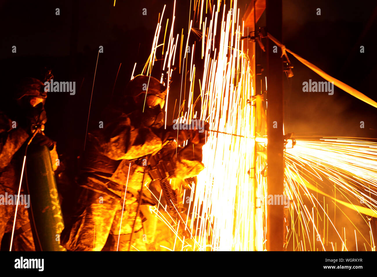 Soldiers with the 3rd Brigade Engineer Battalion, 3rd Armored Brigade ...