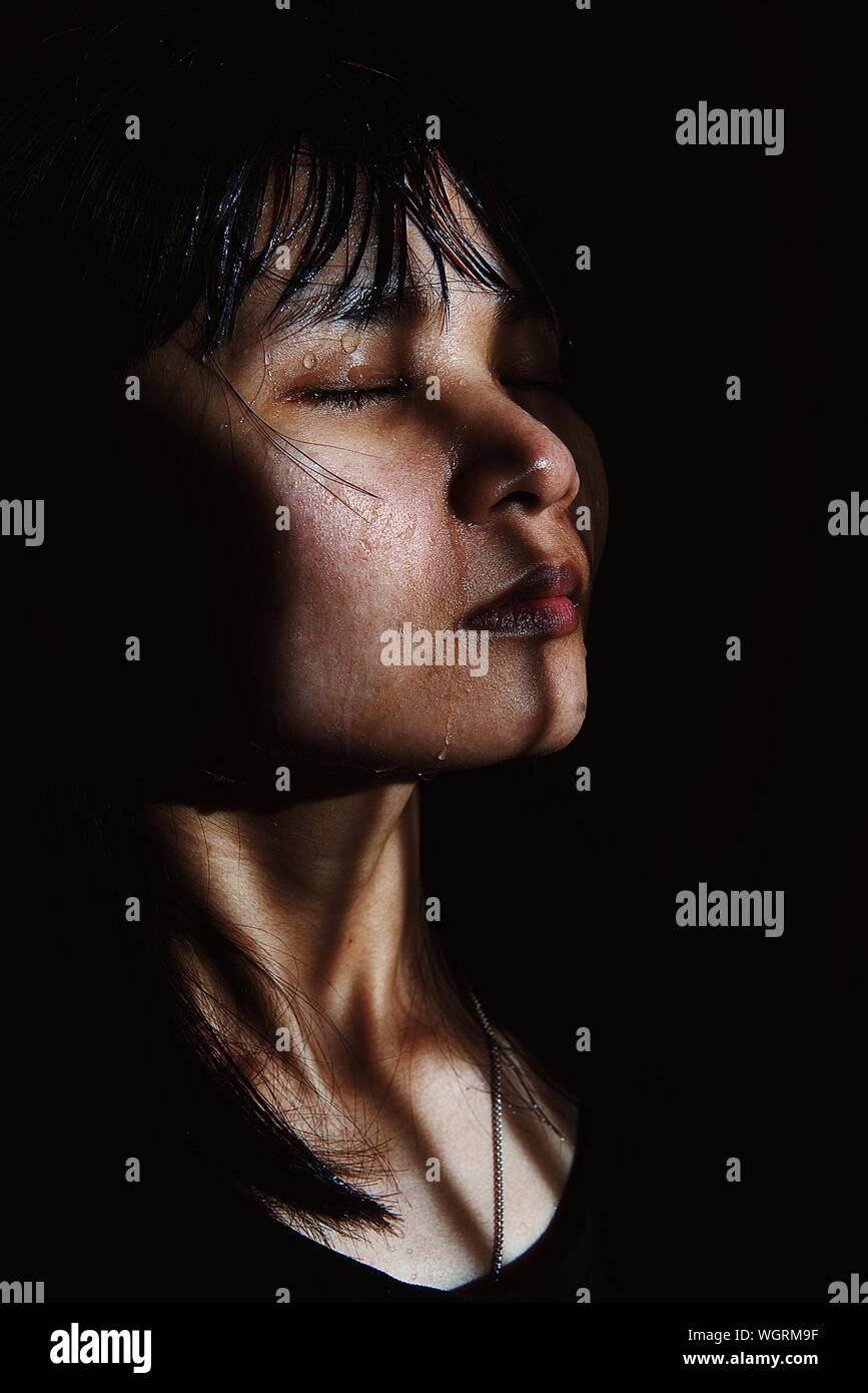 Woman sweating hi-res stock photography and images - Alamy