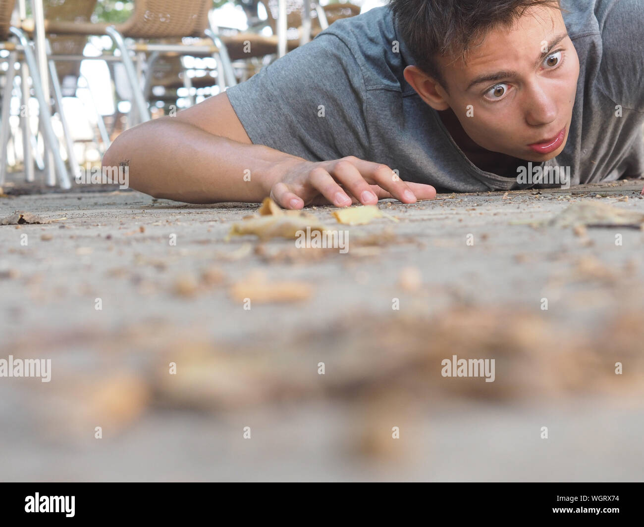 People falling street hi-res stock photography and images - Alamy