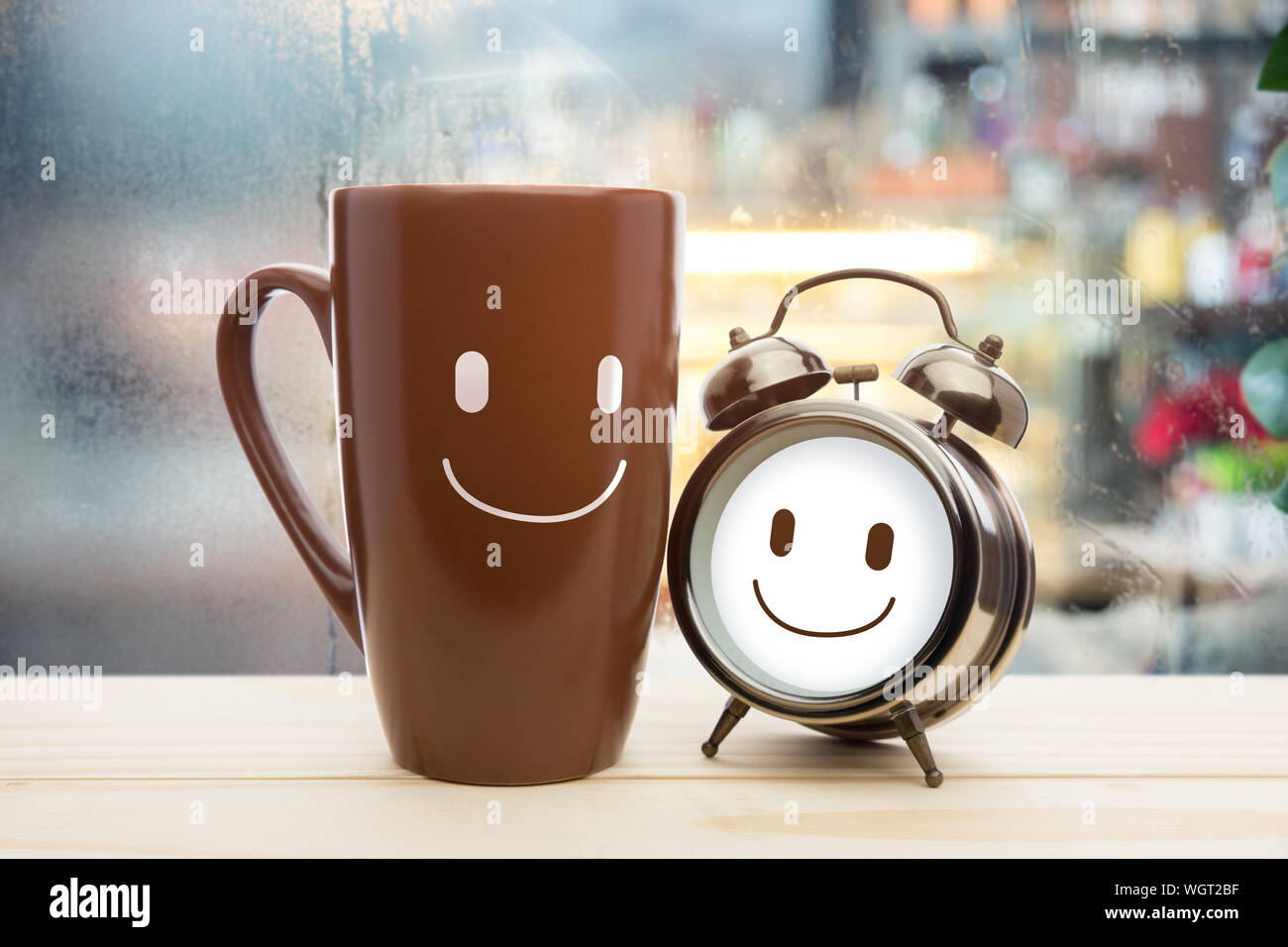 Smiley clock hi-res stock photography and images - Alamy