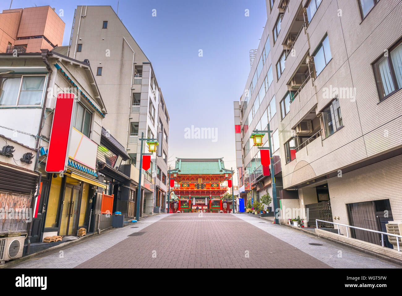 Buildings in old tokyo hi-res stock photography and images - Alamy