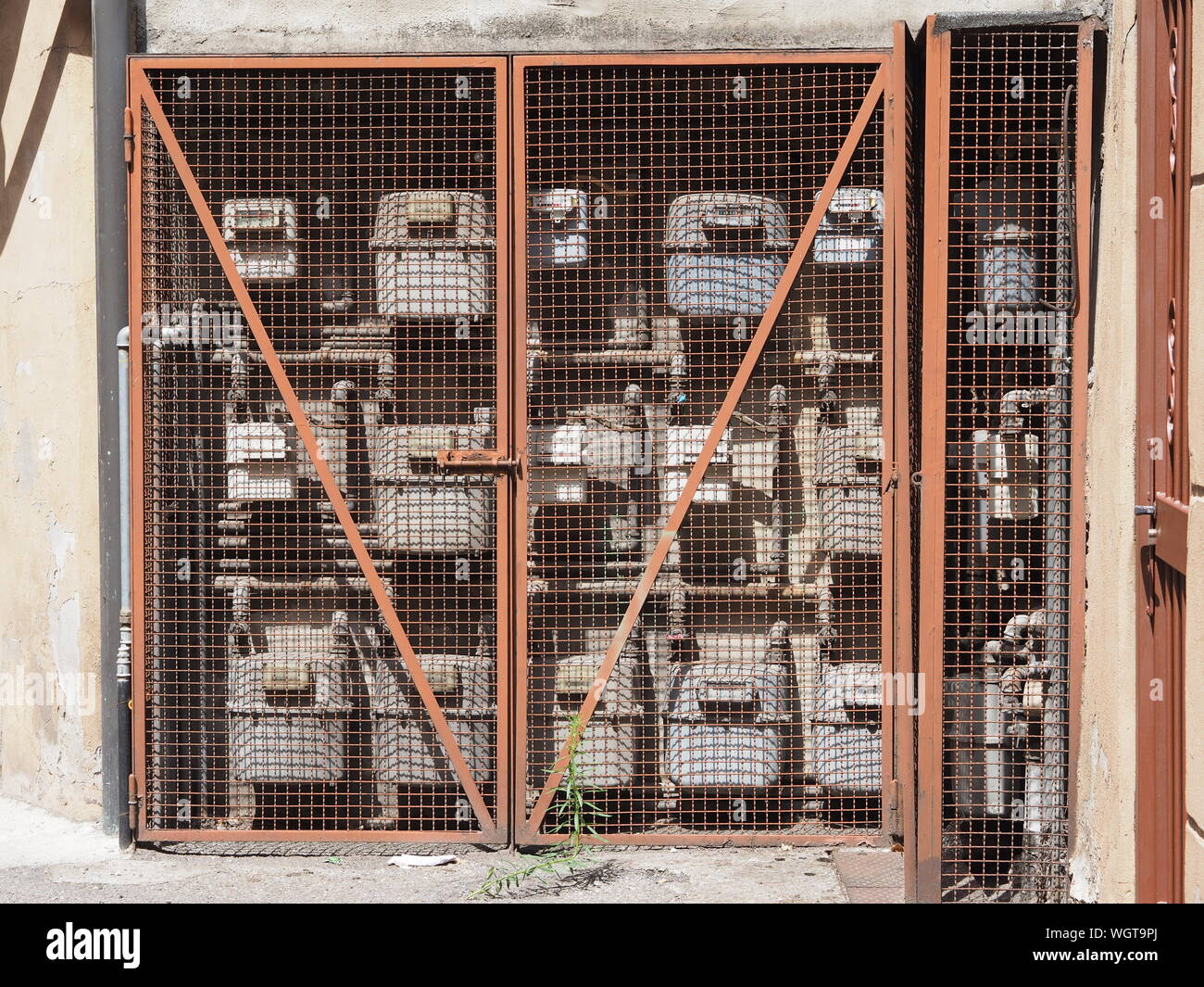 Fuse_box hi-res stock photography and images - Alamy