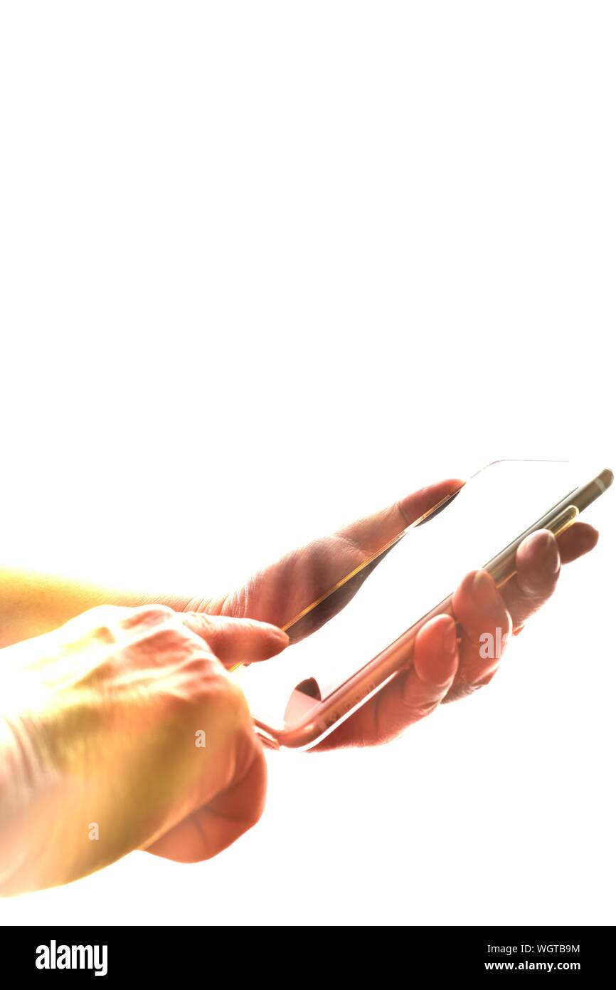 Hand holding phone hi-res stock photography and images - Alamy