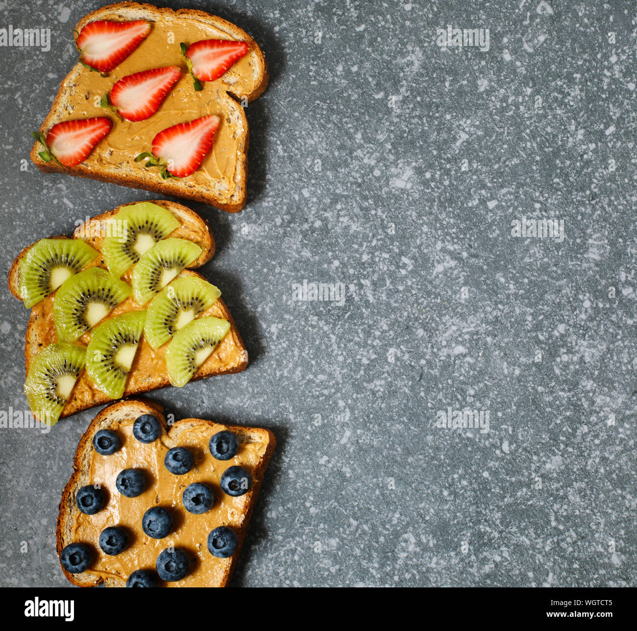 Bread, peanut butter and fruits hi-res stock photography and images - Alamy