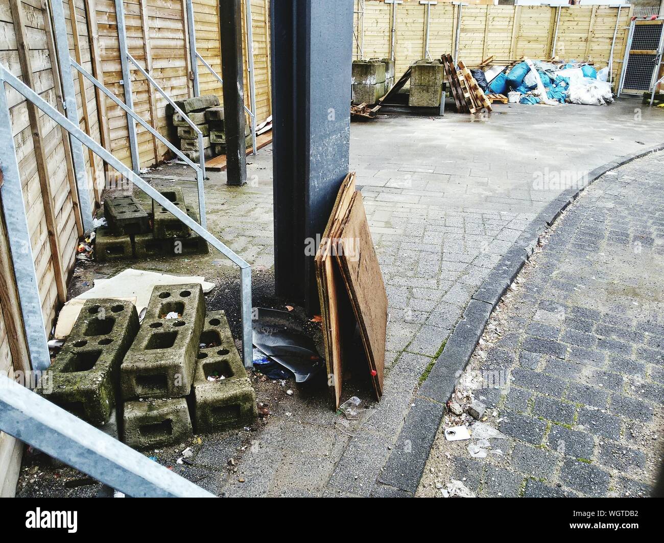 Sidewalk block hi-res stock photography and images - Alamy