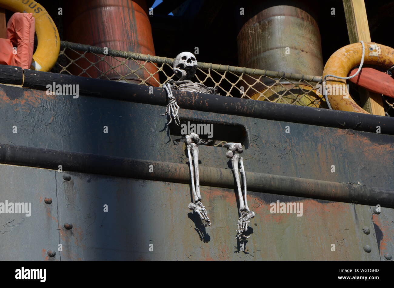 Ship skeleton hi-res stock photography and images - Alamy