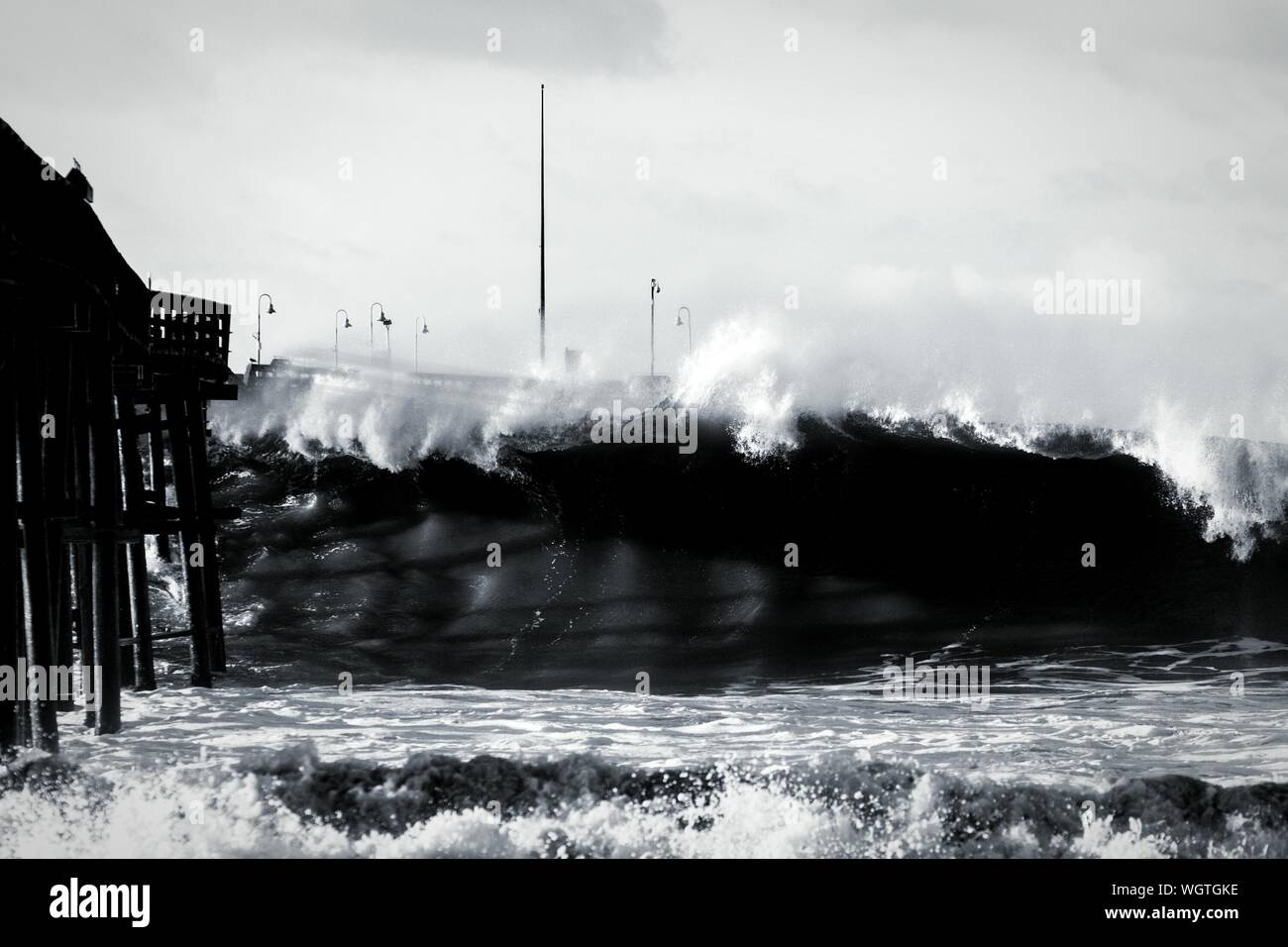 Giant waves hi-res stock photography and images - Alamy