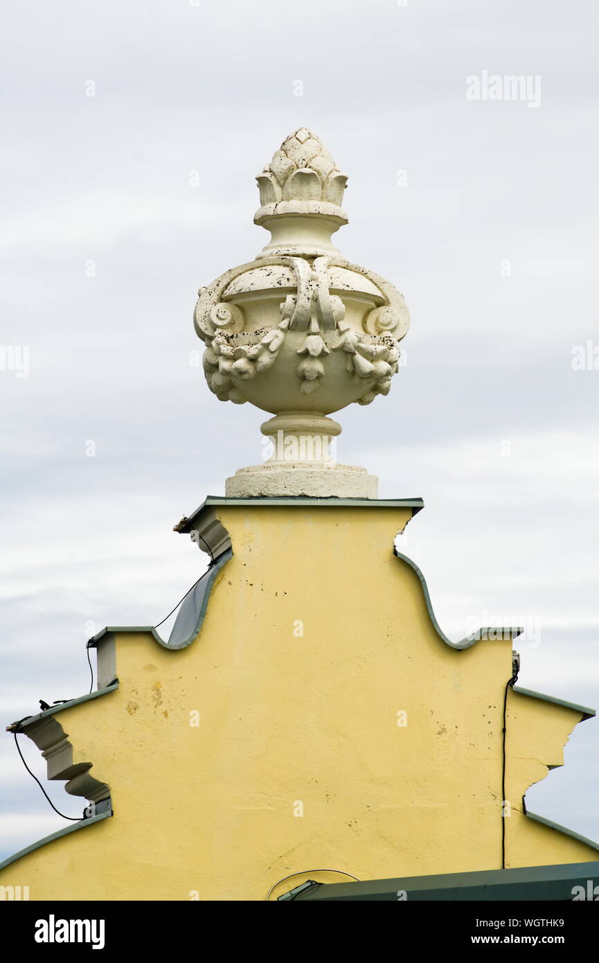 Sculpture on building in Vilnius, Lithuania Stock Photo - Alamy