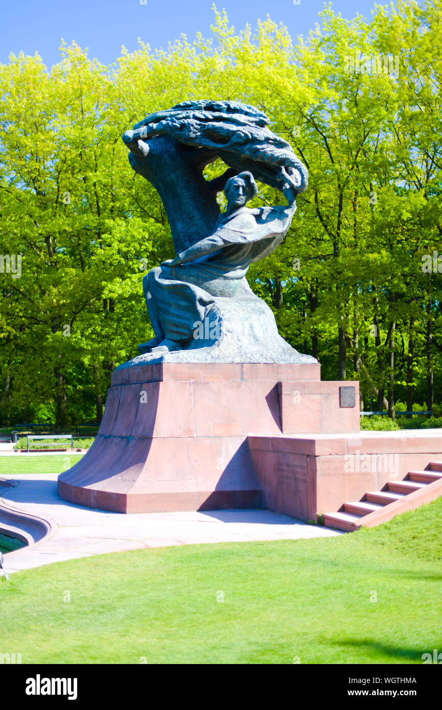 Frederick chopin statue hi-res stock photography and images - Alamy