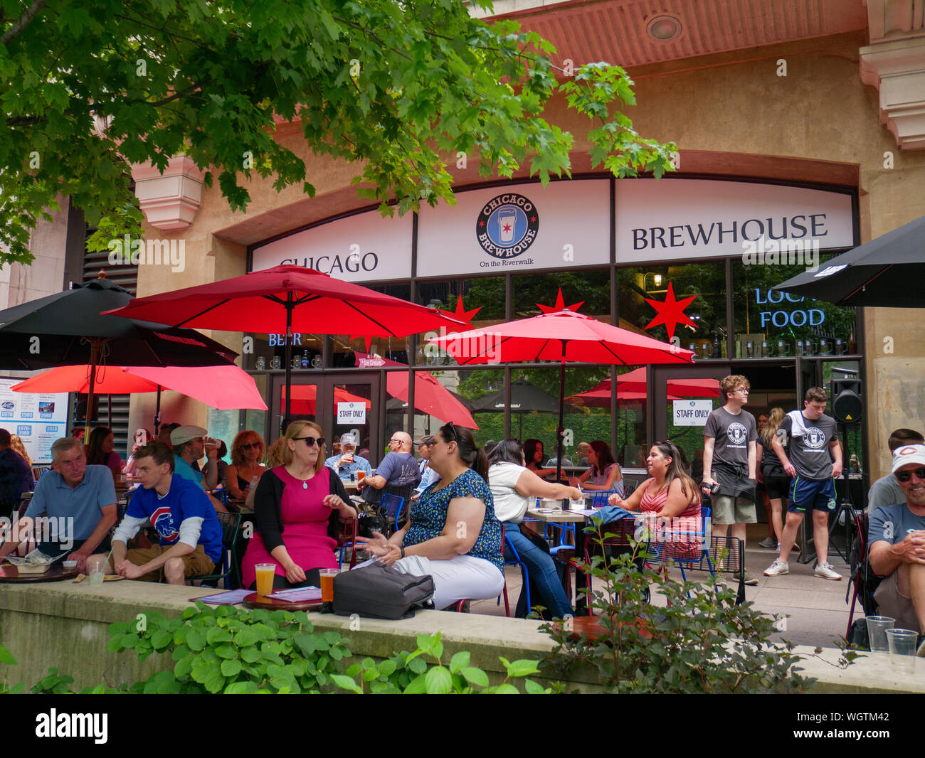 Chicago Brewhouse, Chicago Riverwalk Stock Photo - Alamy
