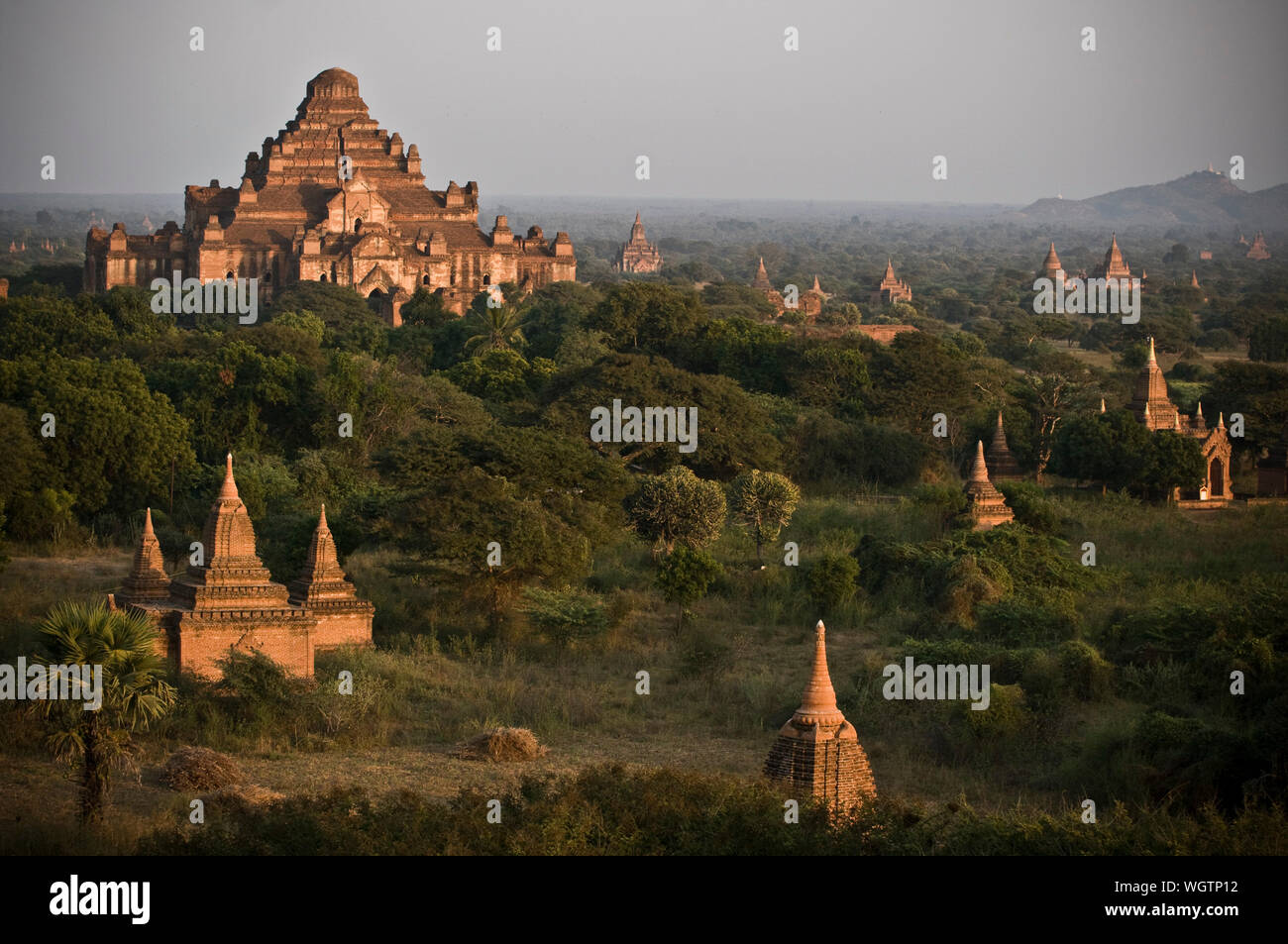 Building ancient temples hi-res stock photography and images - Alamy