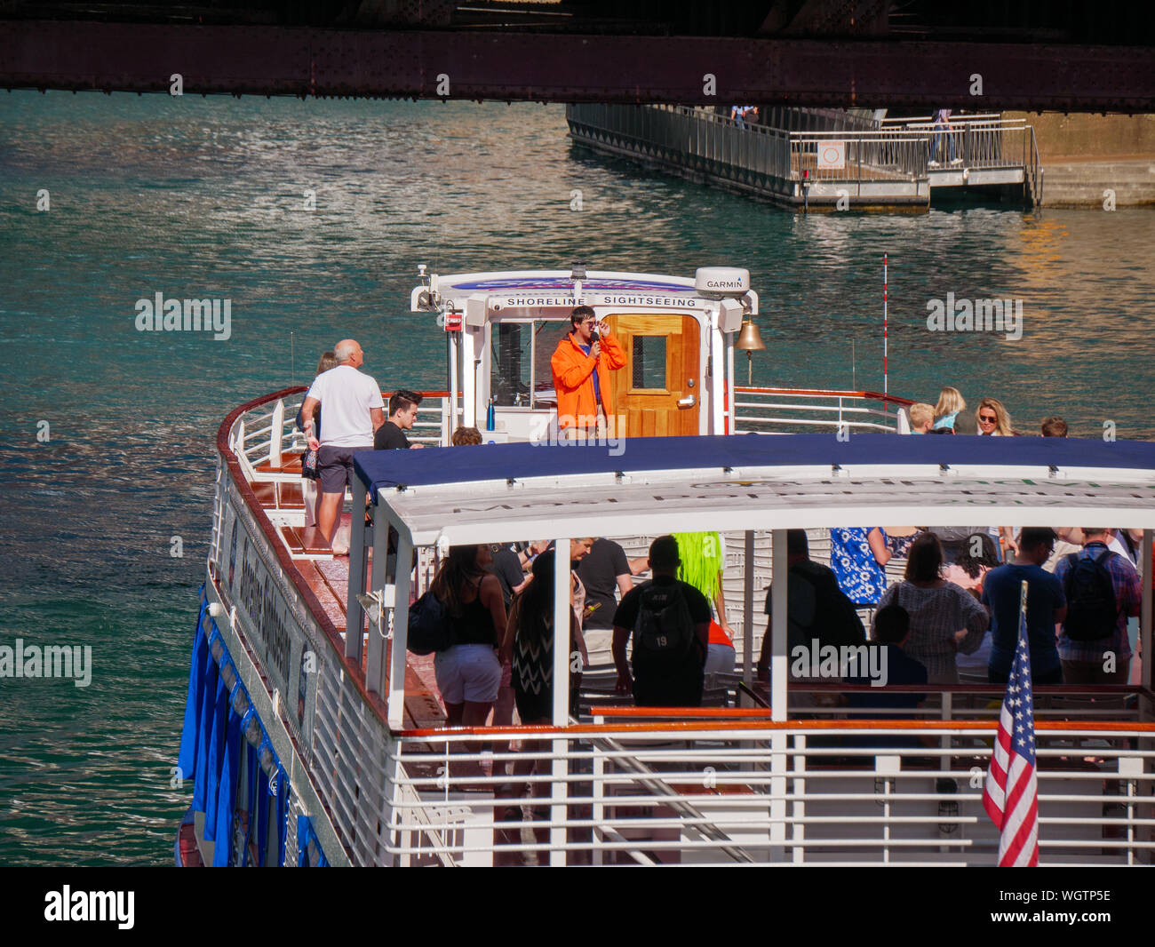 Boat passing under bridge hi-res stock photography and images - Alamy
