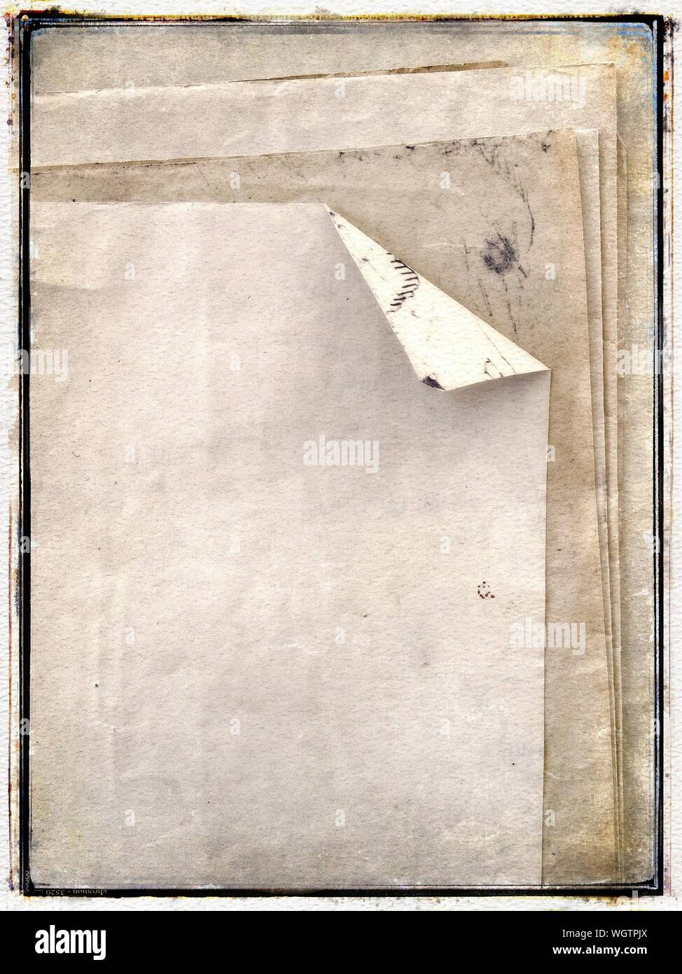 Old papers hi-res stock photography and images - Alamy