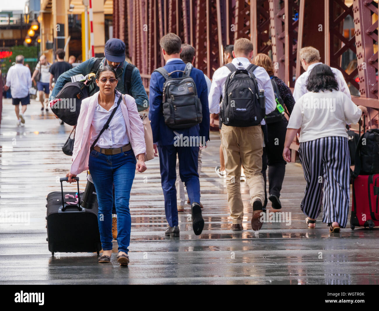 Pedestrian crossing street chicago illinois hi-res stock photography ...