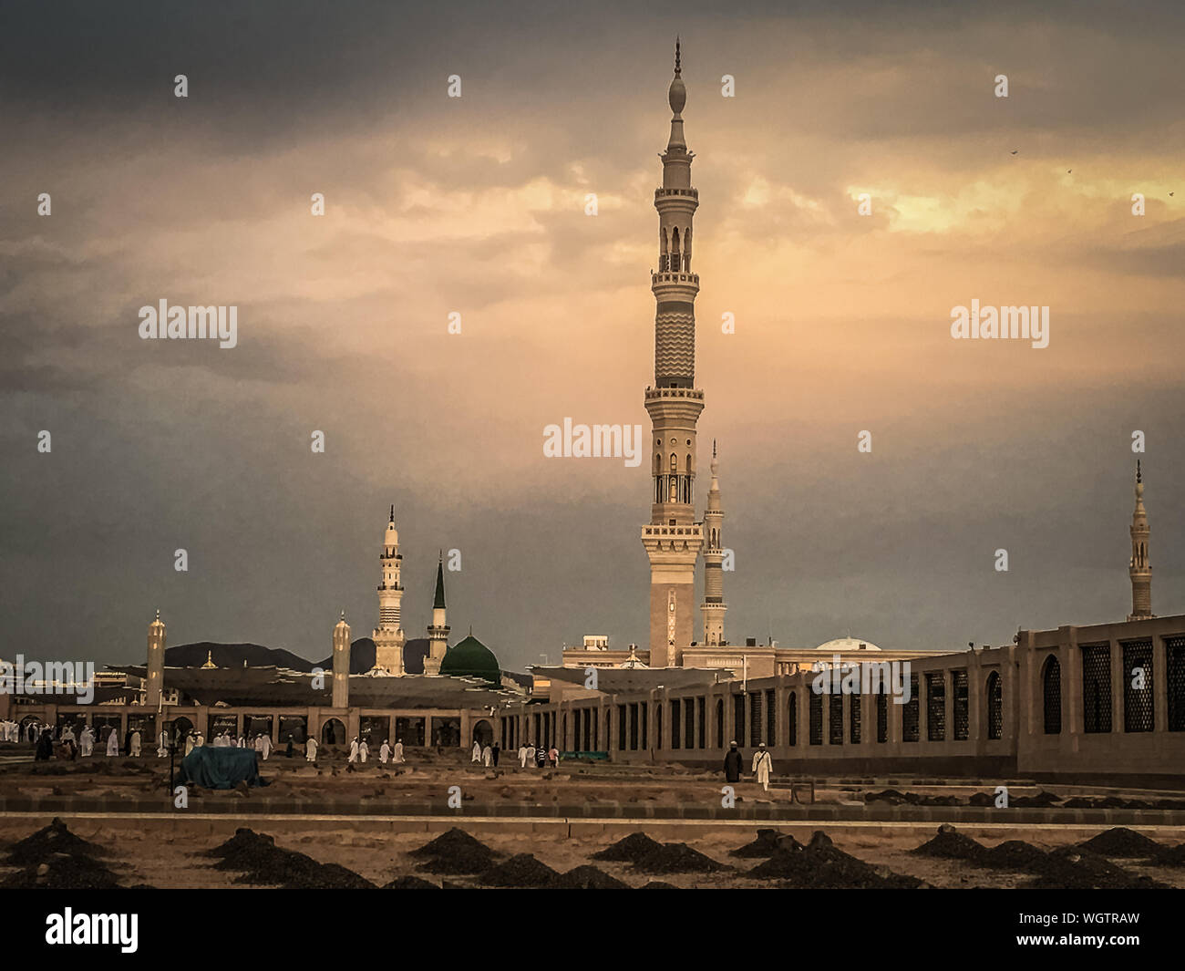Madinah mosque hi-res stock photography and images - Alamy