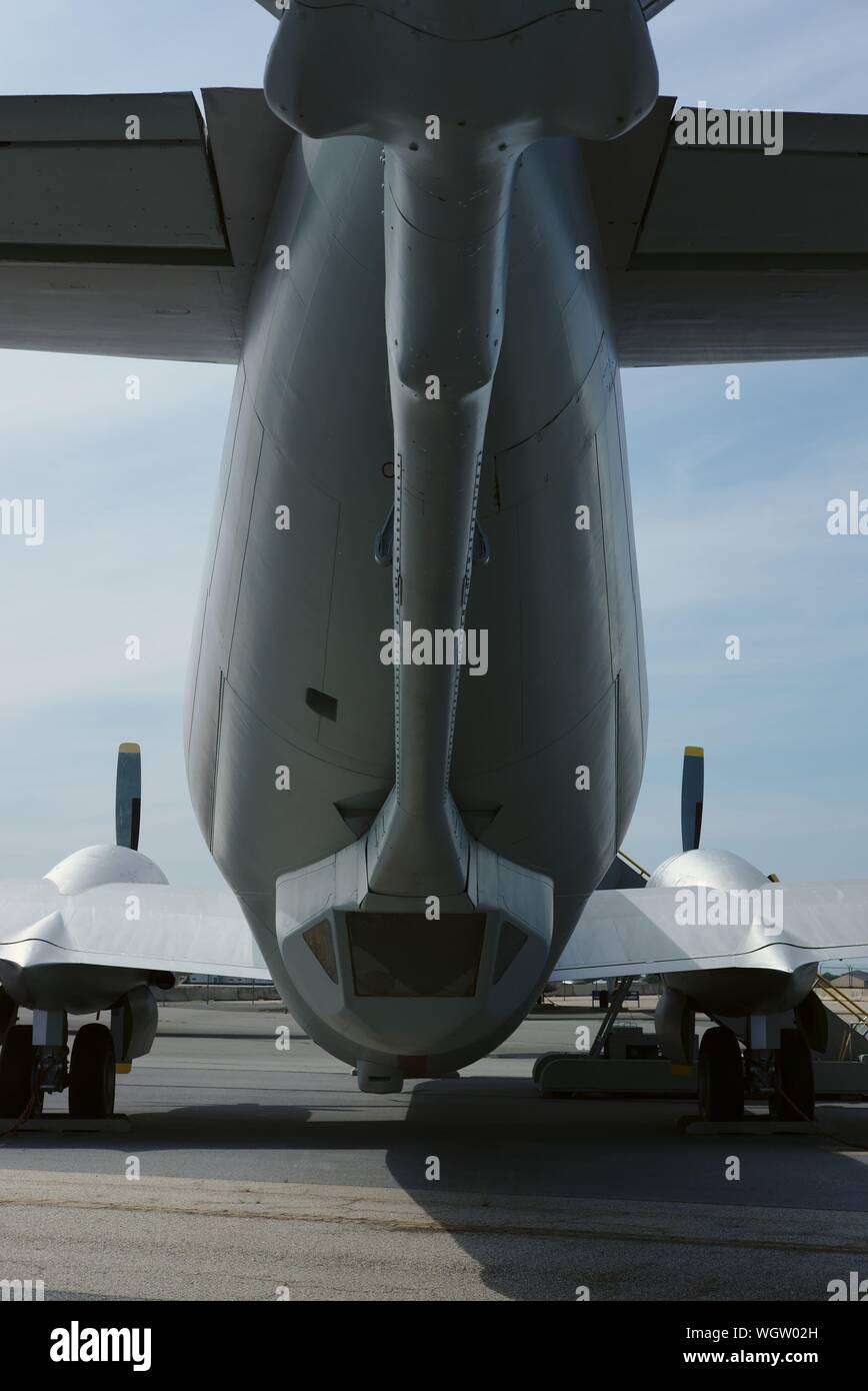 Aerial refueling hi-res stock photography and images - Alamy