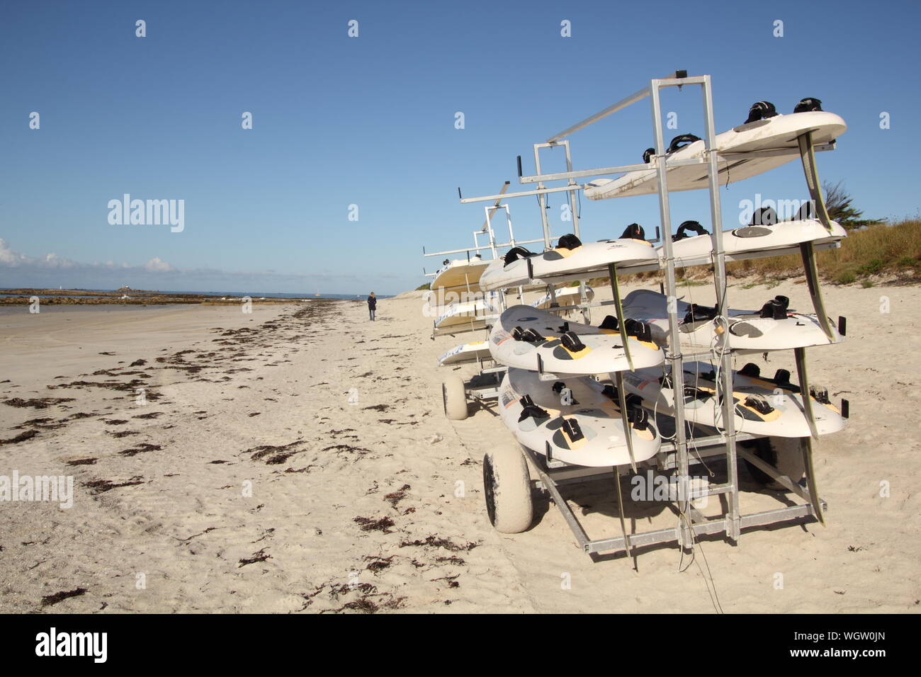 Beach rack surfboard hi-res stock photography and images - Alamy