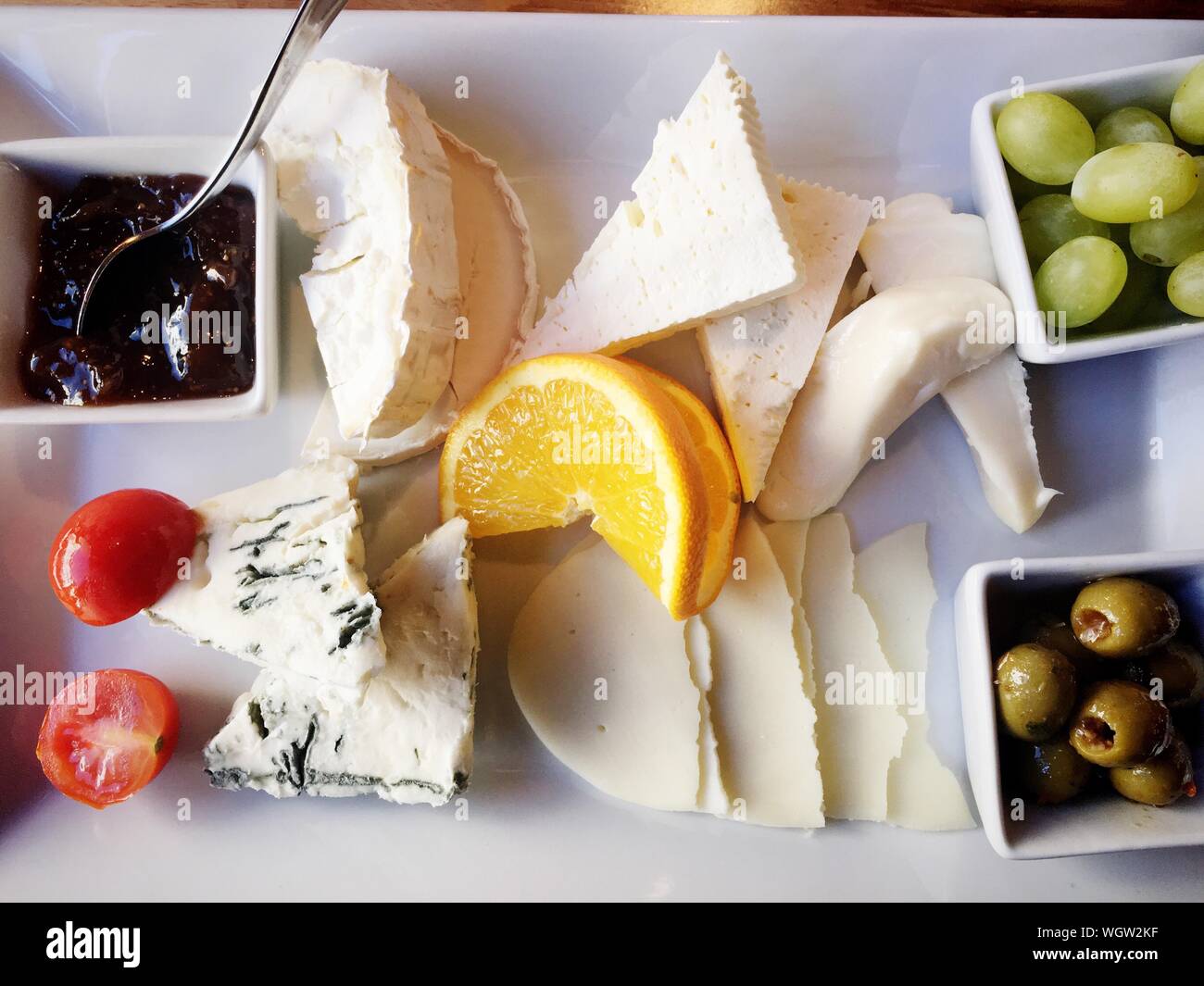 Stacks of fruit hi-res stock photography and images - Alamy