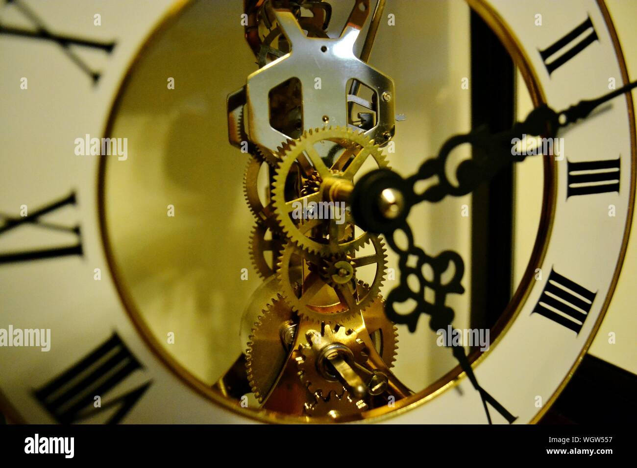 Close up clock face hi-res stock photography and images - Alamy