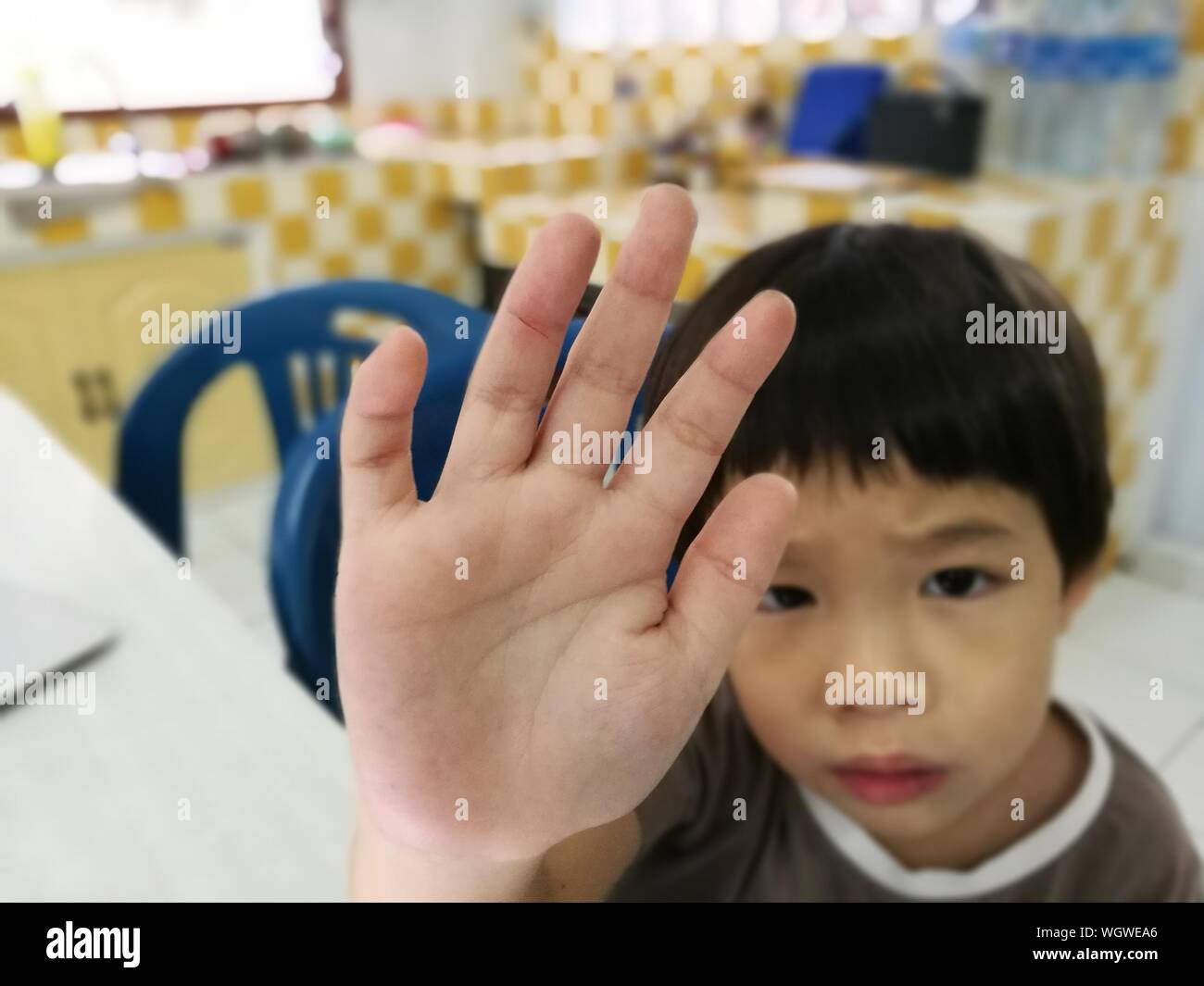 Hand palm up boy hi-res stock photography and images - Alamy